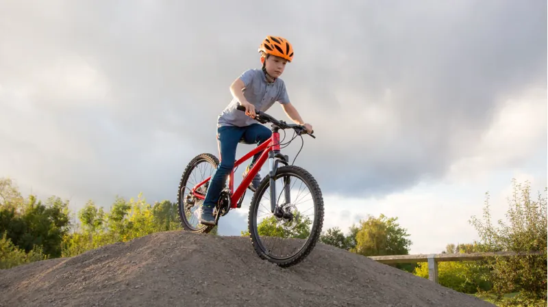 Forme Curbar 3 26inch wheel Kids Trail Mountain Bike in Red